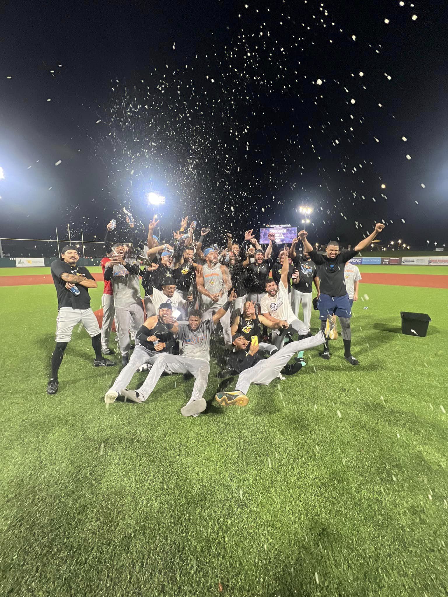 Dirty Birds Advance to Championship Series – Charleston Dirty Birds